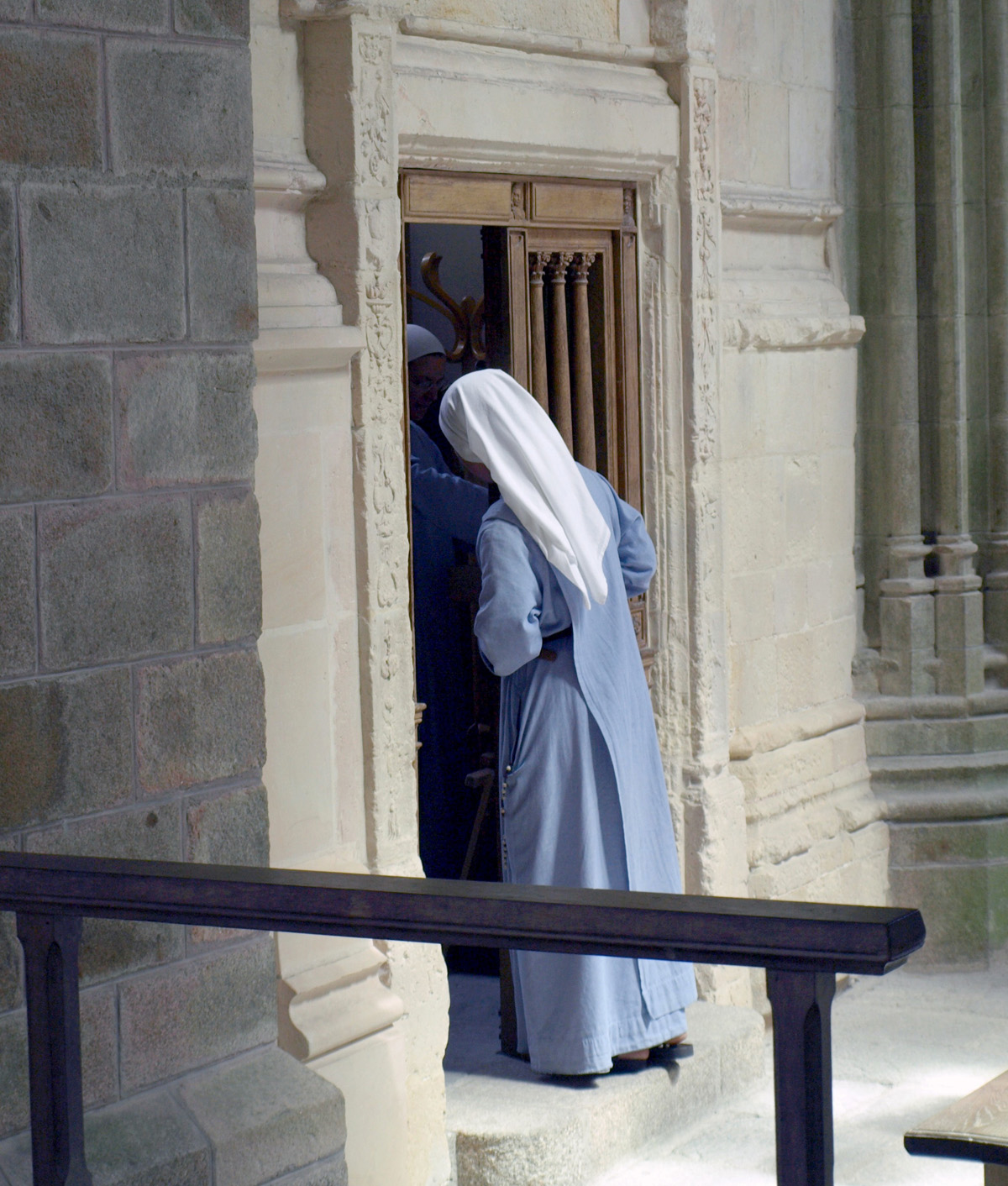 The Monastic Fraternities of Jerusalem, times of masses - Mont Saint ...